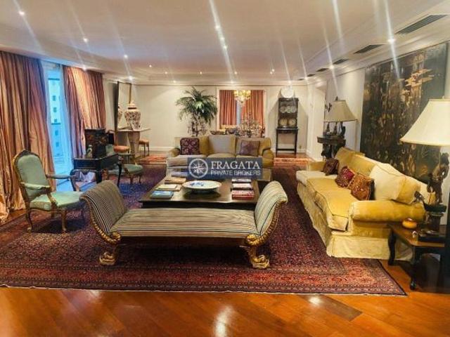 Apartamento ÚNICO de altíssimo luxo, 600m², na Rua José Maria Lisboa com Ministro Rocha Azevedo, com