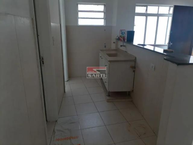 Apartamento vago, prédio de 3 andares com portaria eletrônica, ótima oferta para venda