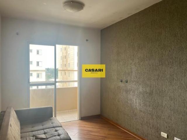 Apartamento vago, 1 quarto, sala com sacada, cozinha americana, 1 vaga fixa, 49m2, Centro Sbc