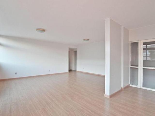 Apartamento Vazado à Venda na SQS 316 Asa Sul | 157m² | 3 Quartos | Nascente | Vaga de Garagem