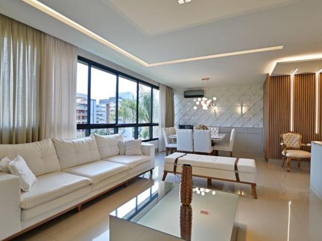 Apartamento vazado e de canto