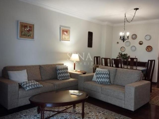 Apartamento / Venda