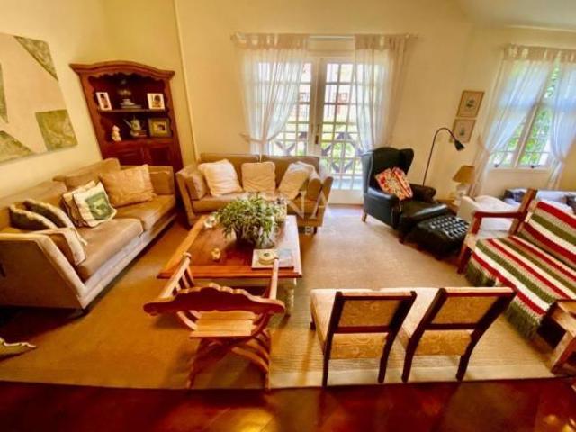 Apartamento / Venda