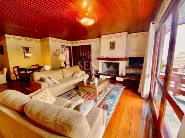 Apartamento / Venda
