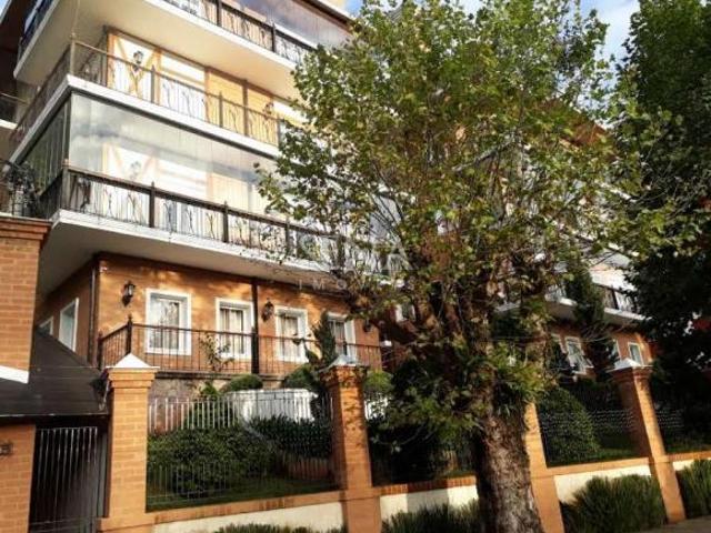 Apartamento / Venda