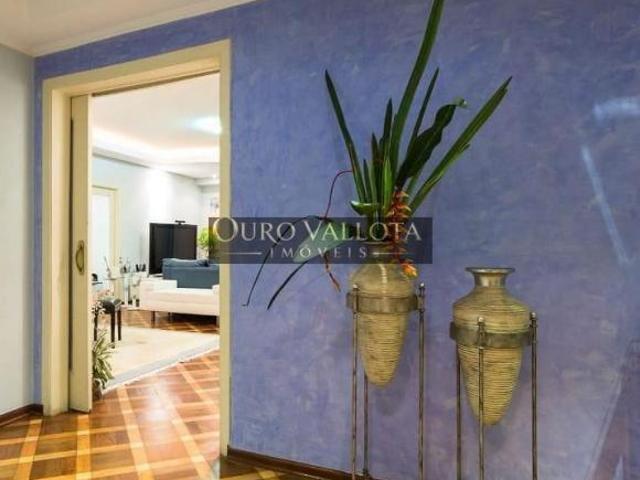 Apartamento / Venda