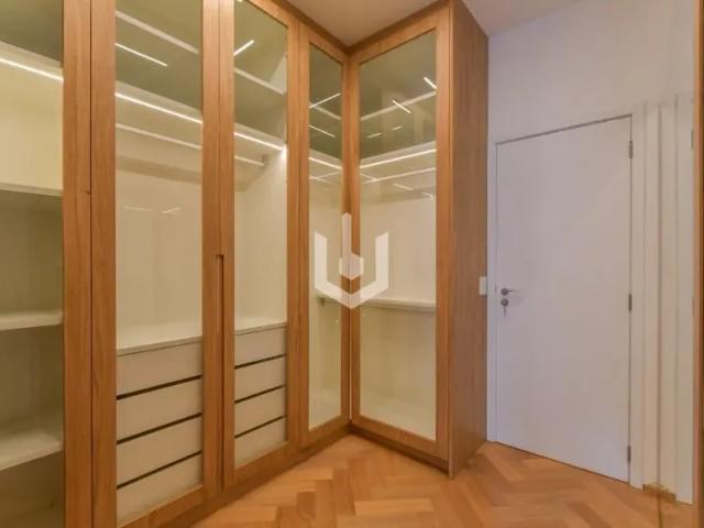 Apartamento na Chácara Santo Antônio de 193m² com 3 dormitórios, próximo ao Morumbi Shopping