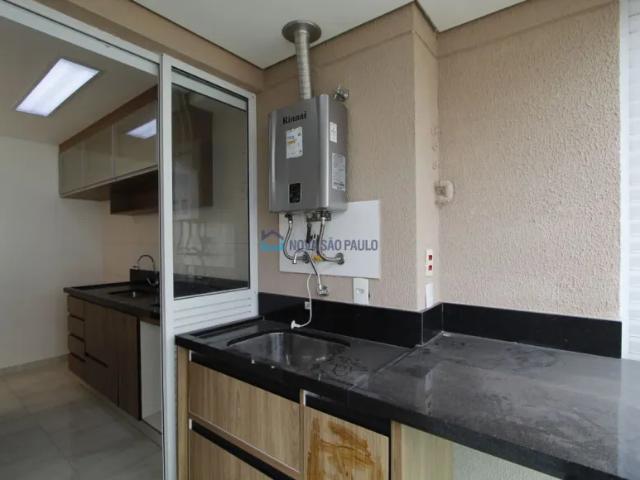 Apartamento à venda, 2 dormitórios sendo 1 suíte a 350m. Da estação de Metrô Adolfo Pinheiro