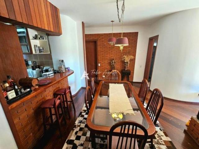 Apartamento / Venda