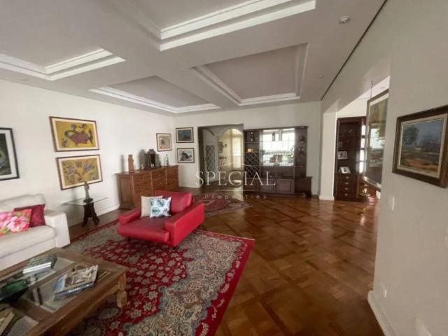 Casa de Alto Padrão à Venda no Brooklin – 4 Dormitórios, Piscina e Espaço Gourmet