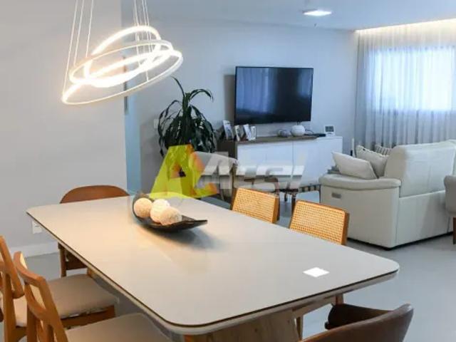 Apartamento com 4 quartos transformado em 3 suítes e 3 vagas de garagem 188 m² para venda, Barra
