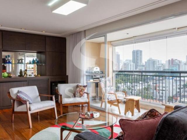 Apartamento venda Campo Belo com 3 quartos, 3 suítes, 131m²3 vagas