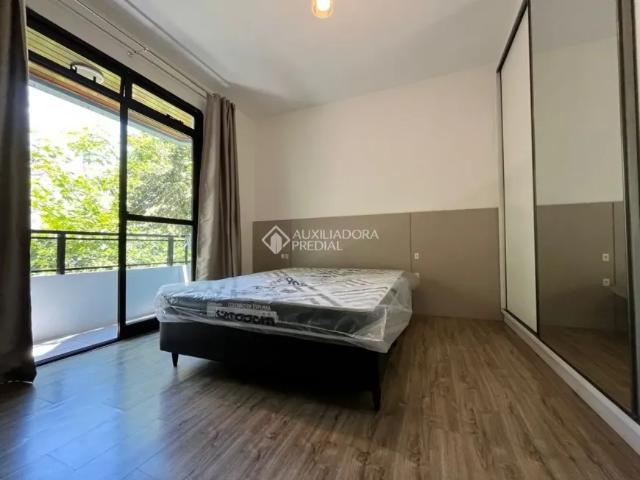 Apartamento à venda com 3 quartos no Estreito Florianópolis SC