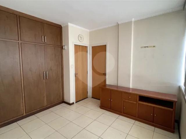 Apartamento à venda com 3 quartos, sendo 1 suíte, no condomínio Conjunto Dos Almirantes, São Paulo