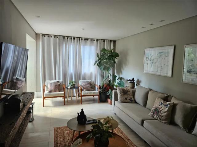 Apartamento à venda com 3 quartos, sendo 2 suítes, no condomínio Maison Saint Laurence, São Paulo