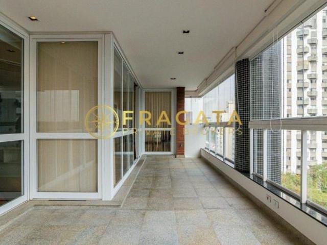 Apartamento venda com 258m² 4 quartos sendo 2 suítes e 4 vagas Vila Madalena/SP