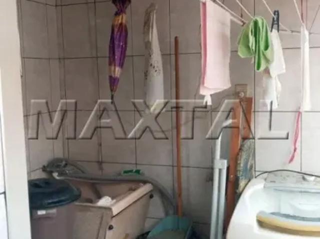 Apartamento à venda com 2 dormitórios, sala ampla e 1 vaga, no Conjunto Residencial Elisio Teixeira