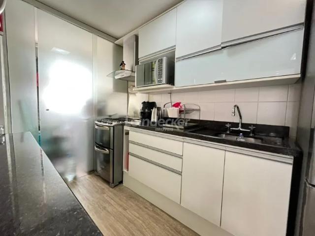 Apartamento à venda com 84m², 3 dormitórios, 1 suíte, 1 vaga no bairro Jardim Carvalho