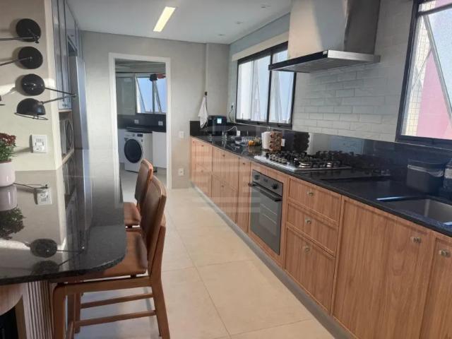 Apartamento à venda em Campinas no Cambuí, 3 quartos, sendo 1 suíte e 3 vagas