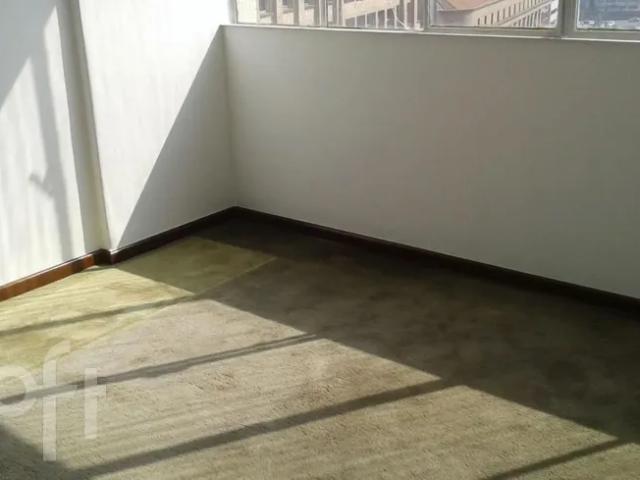 Apartamento à venda em Centro com 104 m², 2 quartos