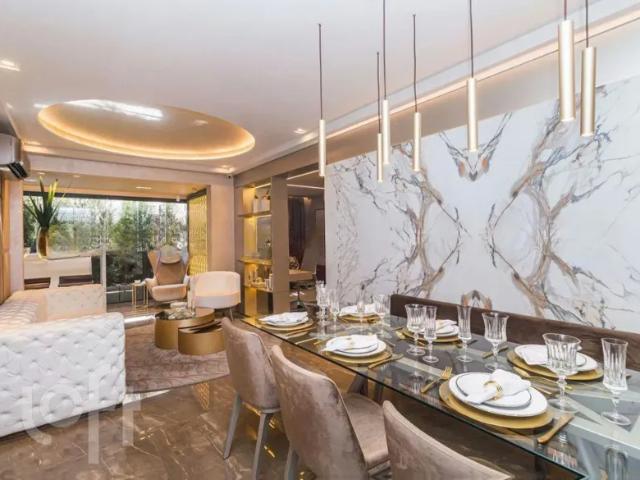 Apartamento à venda em Cidade Baixa com 90 m², 3 quartos, 1 suíte, 2 vagas