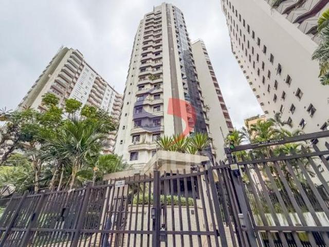 Apartamento venda em Itaim Bibi com 4 quartos, sendo 3 suítes, 181m² 3 vaga