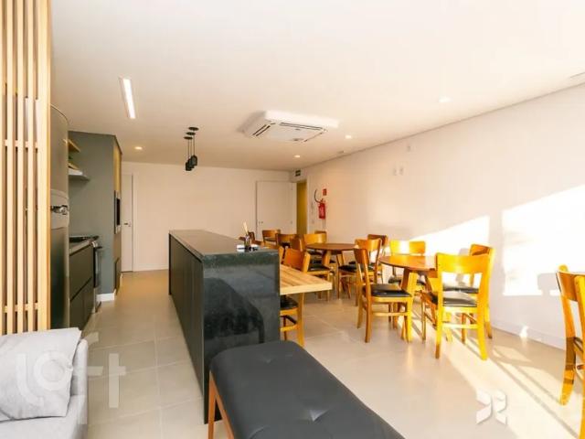 Apartamento à venda em Menino Deus com 110 m², 3 quartos, 1 suíte, 2 vagas