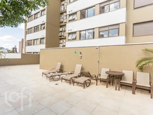 Apartamento à venda em Menino Deus com 70 m², 2 quartos, 1 suíte, 2 vagas