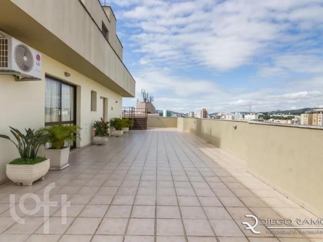 Apartamento à venda em Menino Deus com 79 m², 2 quartos, 2 suítes, 2 vagas