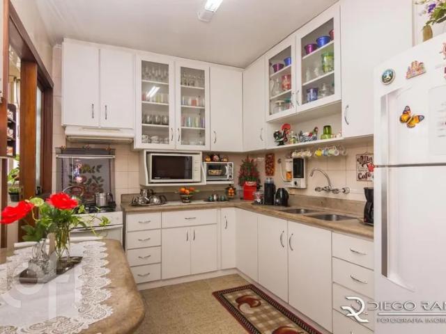 Apartamento à venda em Menino Deus com 80 m², 2 quartos, 1 vaga