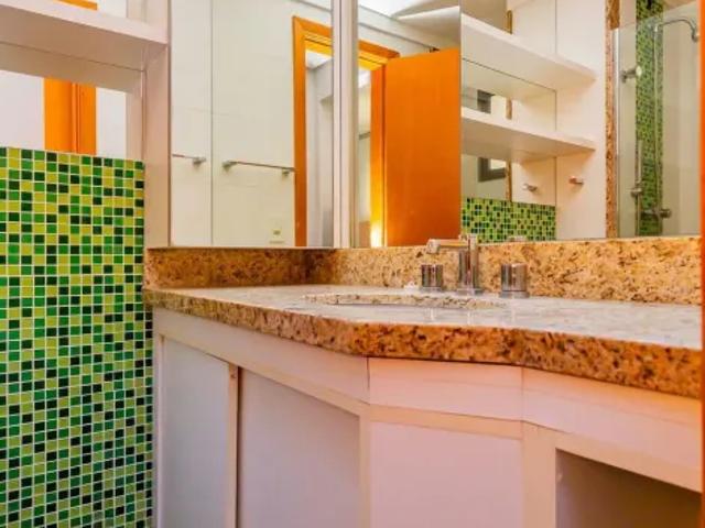 Apartamento à venda em Menino Deus com 86 m², 3 quartos, 1 suíte, 2 vagas