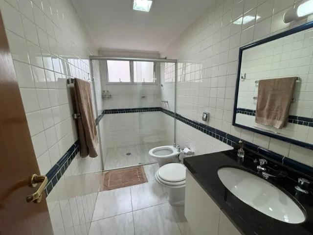 Apartamento à Venda em Moema – 230m², 4 Dormitórios, 2 Vagas