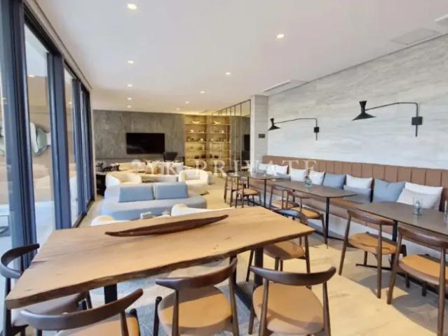 Apartamento à Venda em Perdizes / 157m²/ 3 suítes/ 2 vagas de garagem/ Andar alto