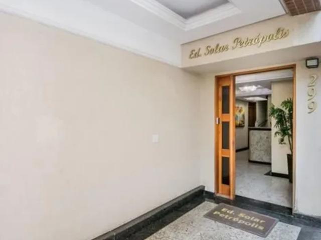 Apartamento à venda em Petrópolis com 90 m², 3 quartos, 1 suíte, 1 vaga