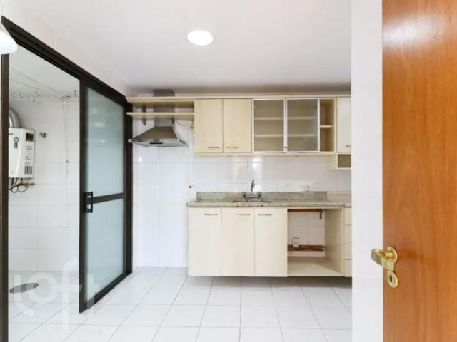 Apartamento à venda em Petrópolis com 153 m², 3 quartos, 1 suíte, 2 vagas
