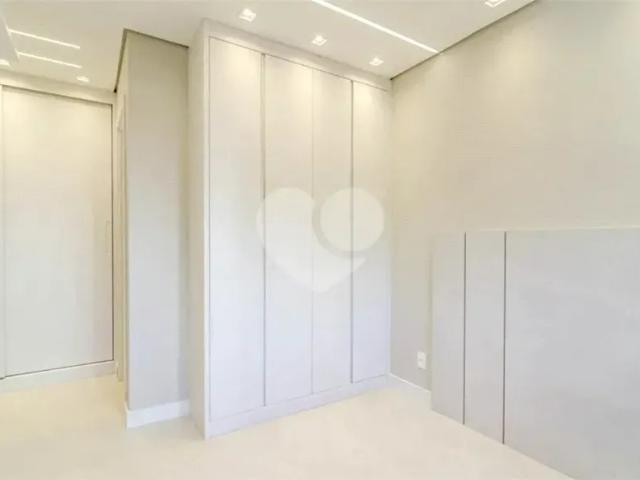 Apartamento à venda em Pinheiros com 2 dormitórios e 1 vaga