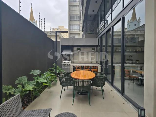 Apartamento á Venda em Pinheiros com 98m², 3 quartos sendo 3 suítes, 2 vagas