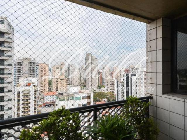 APARTAMENTO VENDA MOEMA 4 DORMITÓRIOS 3 VAGAS 202m²
