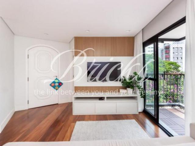 APARTAMENTO VENDA MOEMA 3 DORMITÓRIOS REFORMADO