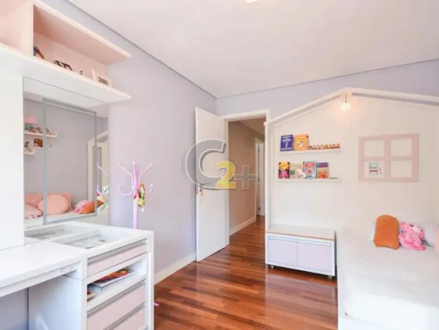 Apartamento à venda na Vila Mariana com 4 quartos, sendo 2 suites e 3 vagas