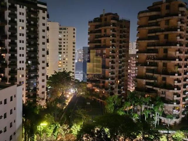 Apartamento à venda na Vila Andrade, São Paulo SP: 1 quarto, 2 salas, 1 banheiro e vaga de garagem!