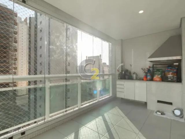Apartamento á venda na Aclimação, 3 suítes, 3 vagas de garagem