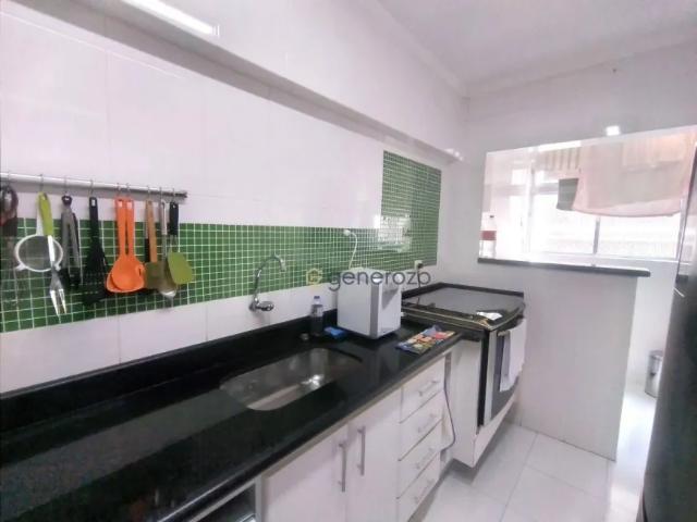 Apartamento á venda na praia das Pitangueiras, com 03 dormitórios, 01 vaga de garagem, 01quadra da p