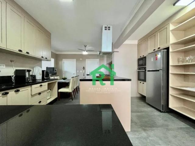 Apartamento à venda na Praia das Pitangueiras I Rocha Imóveis Guarujá