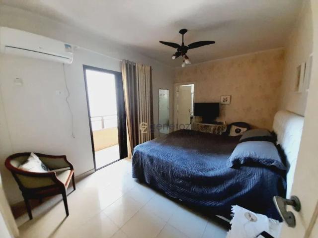 Apartamento á venda na praia das Pitangueiras, 03 suítes, 01 vaga de garagem