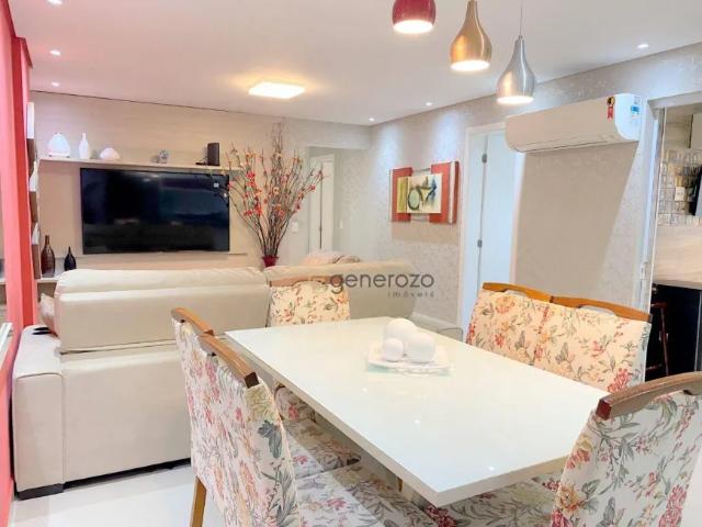 Apartamento à venda na praia das Pitangueiras, 03 suítes, 02 vagas, lazer