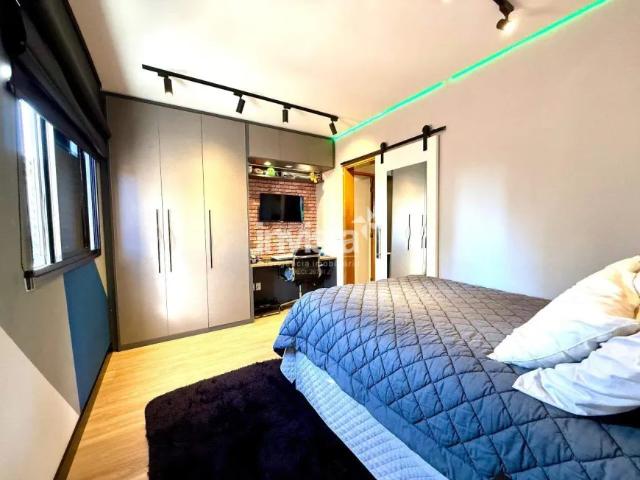 Apartamento à venda no bairro Ponta da Praia