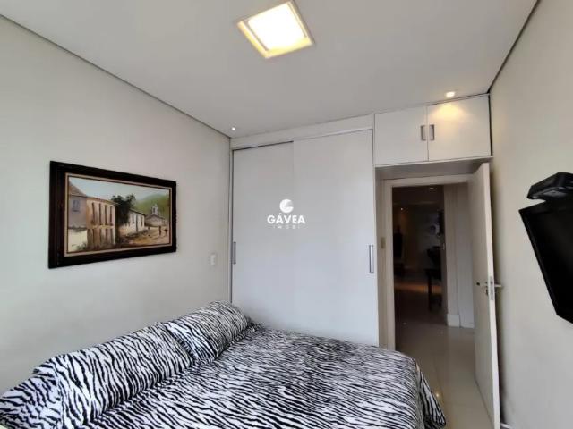 Apartamento à venda no Boqueirão em Santos