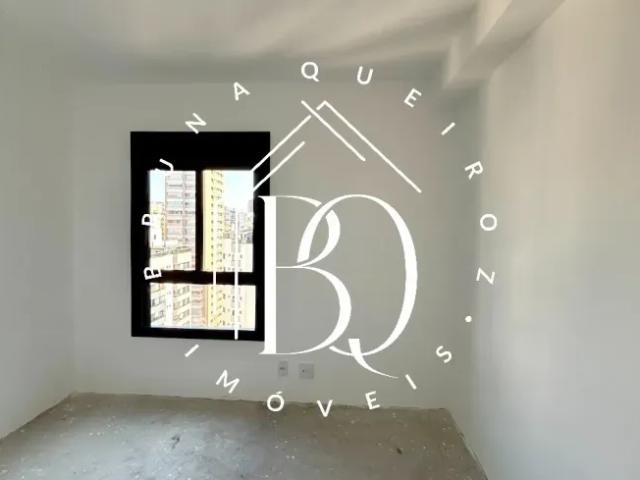 Apartamento à venda no Brooklin com 133 m², 3 suítes, 2 vagas demarcadas e hall social privativo