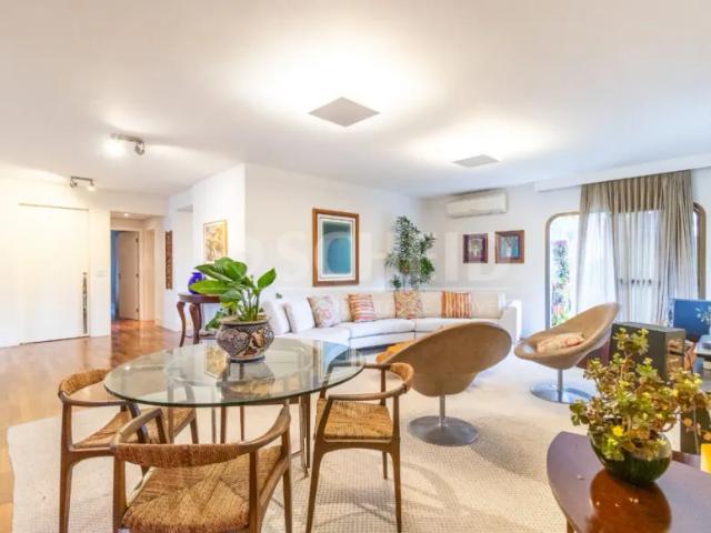 Apartamento á Venda no Campo Belo com 300m², 3 quartos, 4 vagas